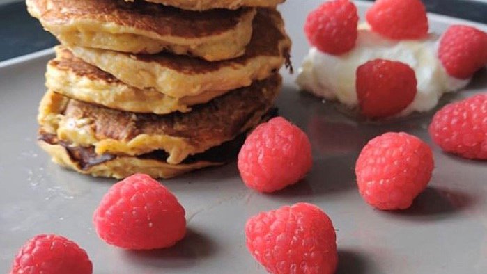 Fuel My Friday: Alys Thomas' Oat & Fruit Pancakes | Fuel My Friday ...