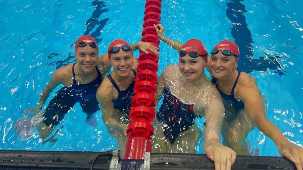 British record for women's 4x100m freestyle relay opens World Champs ...